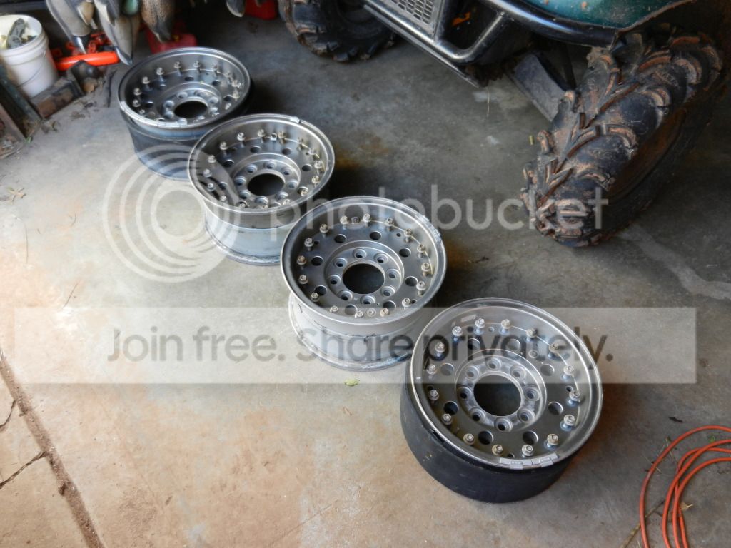 4 Hutchinson Military Beadlocks - 16x8 - 8 on 6.5" | Pirate 4x4